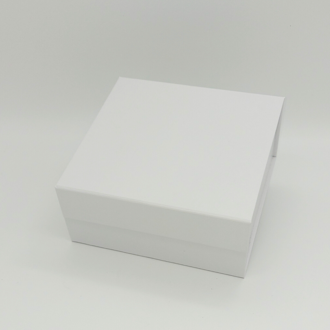 Small Square Box - White – EM Gift Boxes